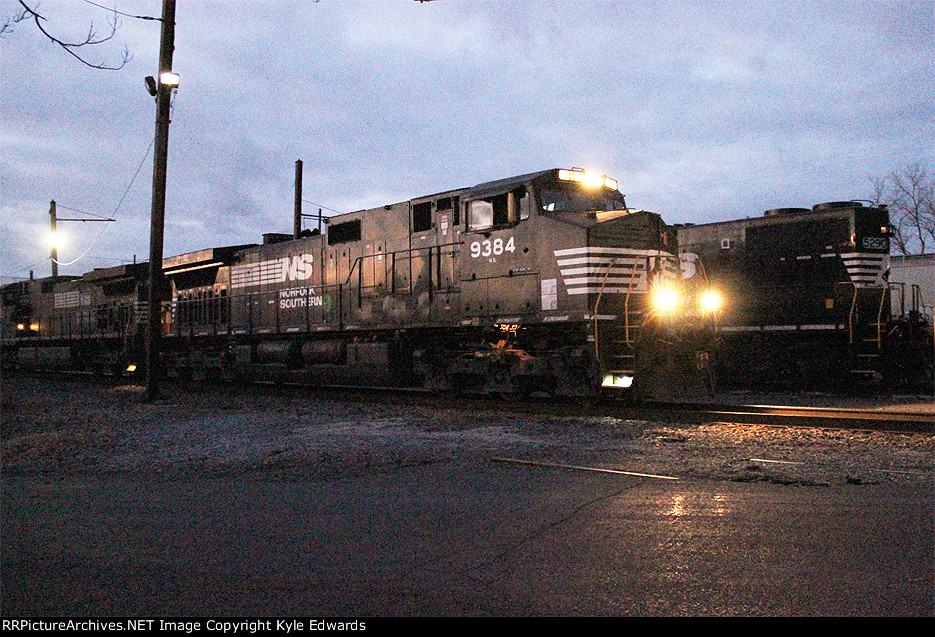 NS C40-9W #9384 on 520